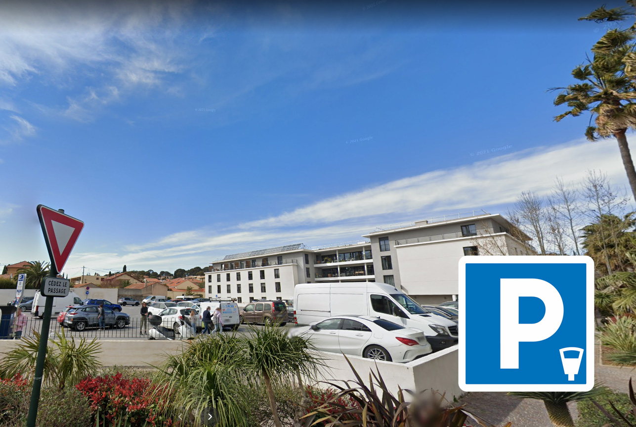 Parking at the René Cassin roundabout